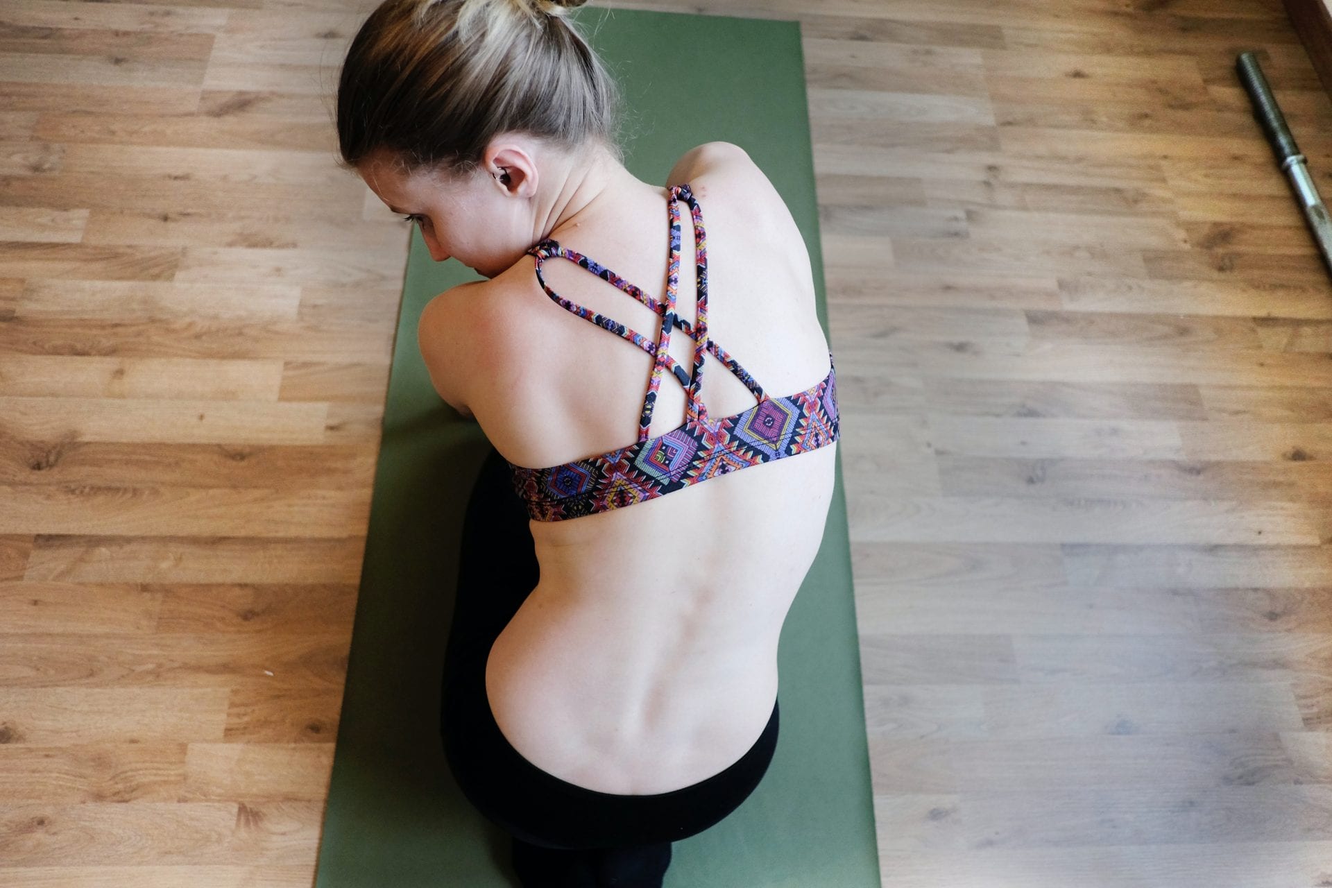 90s-workout-clothes-8-ways-to-get-that-retro-fitness-look-90s