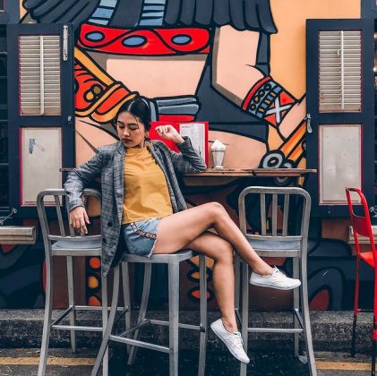 Keds Outfit Ideas: How to Style Keds (And What to Avoid) - 90s Fashion ...