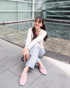 Keds Outfit Ideas: How to Style Keds (And What to Avoid) - 90s Fashion ...